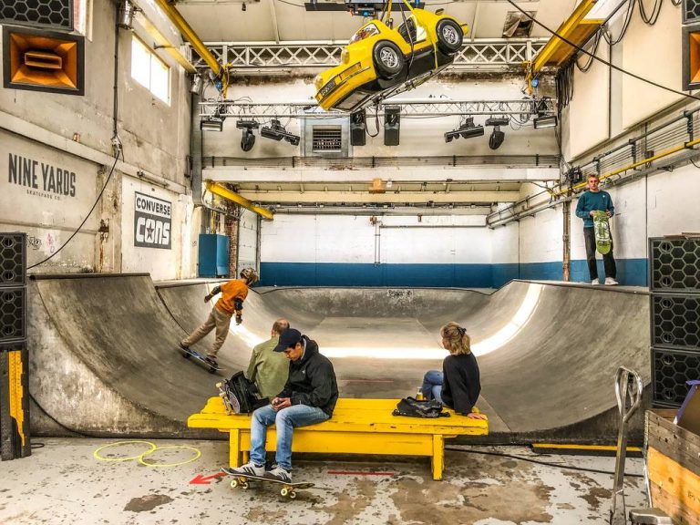 Skatecafe: mini-ramp, seasonal cuisine and night program in North